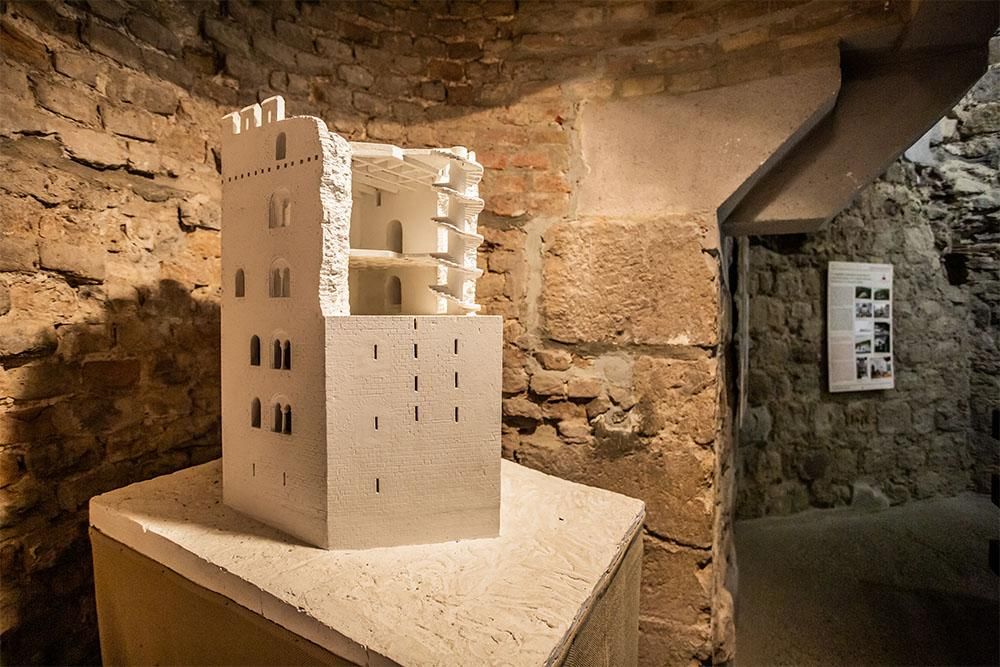 Salamon-torony | Visegrad.hu